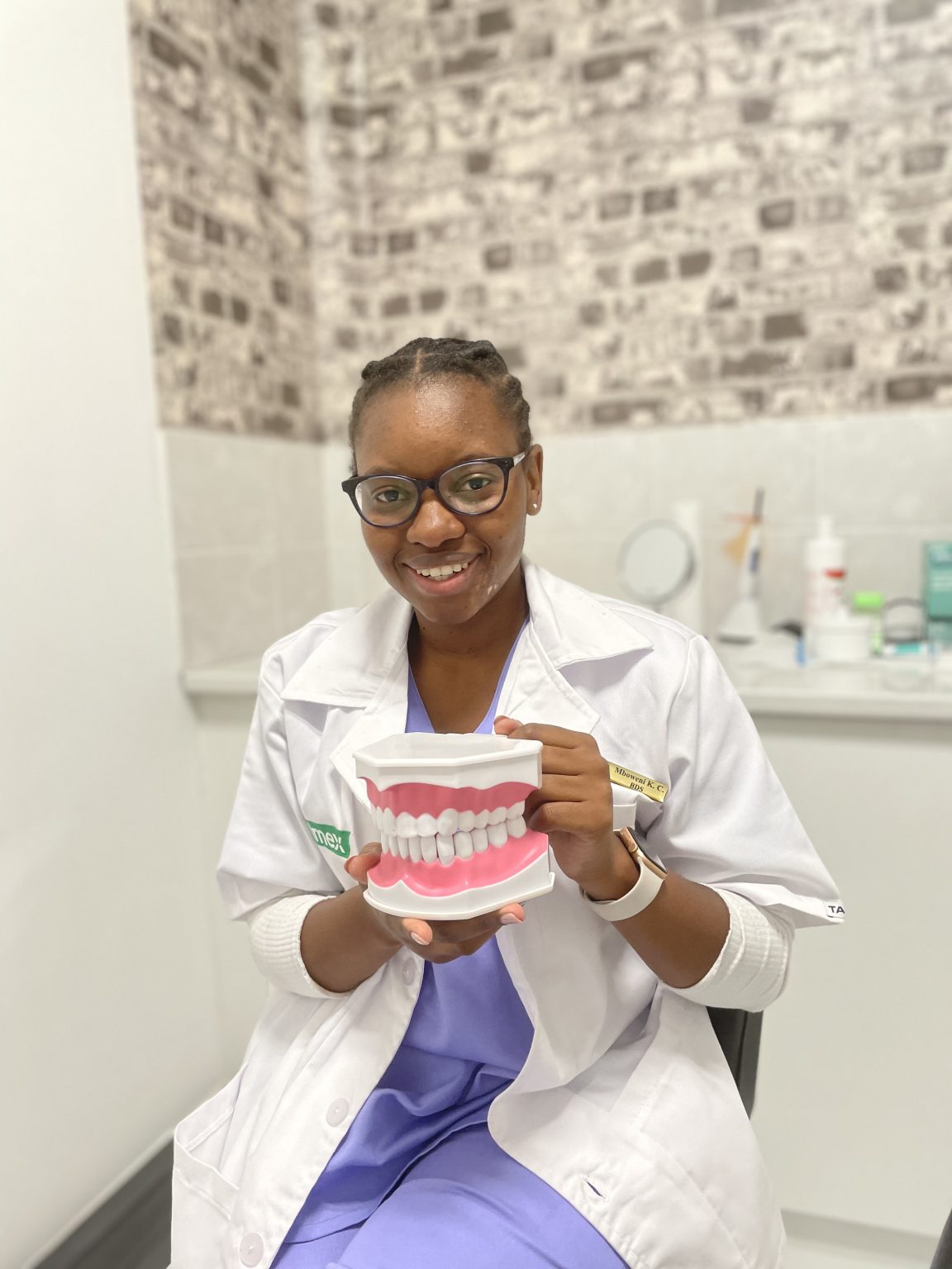 Charmaine's Dental Studio . – Dental Studio